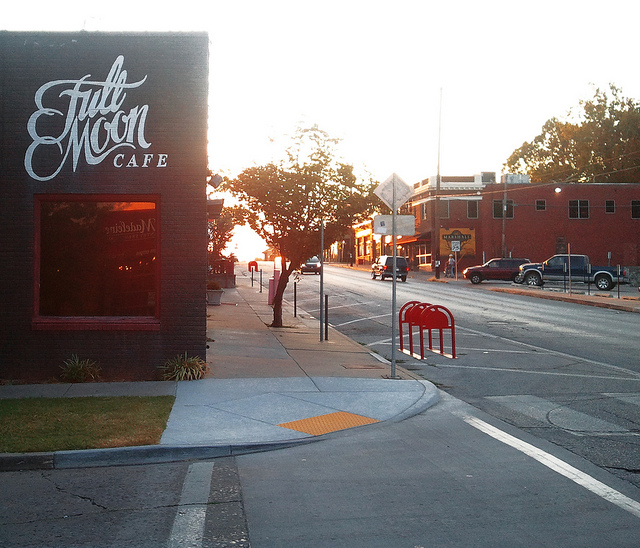 Full Moon Cafe 1987 – 2015 | This Restaurant Life